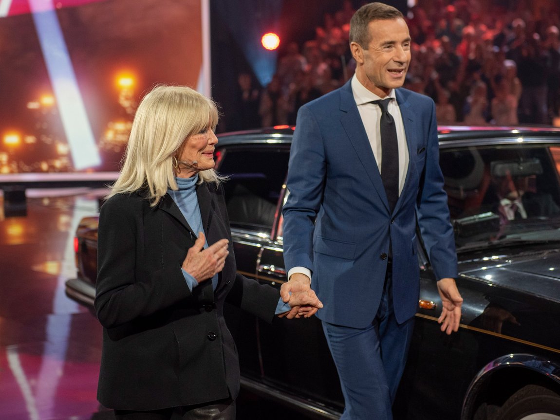 Klein gegen Groß: Reunion with Denver-Clan icon Linda Evans