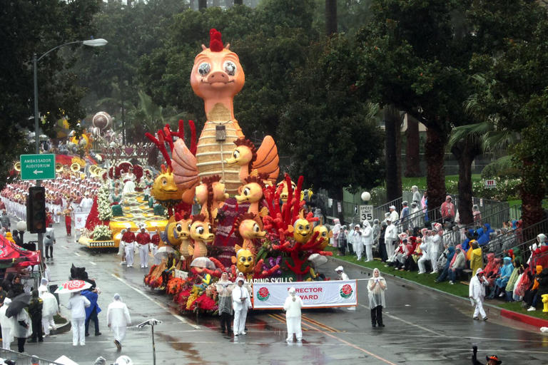 Real big fish: Rose Parade float sets Guinness World Record