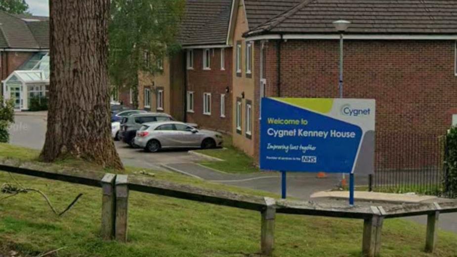 Patient told 'stop crying' at mental health unit