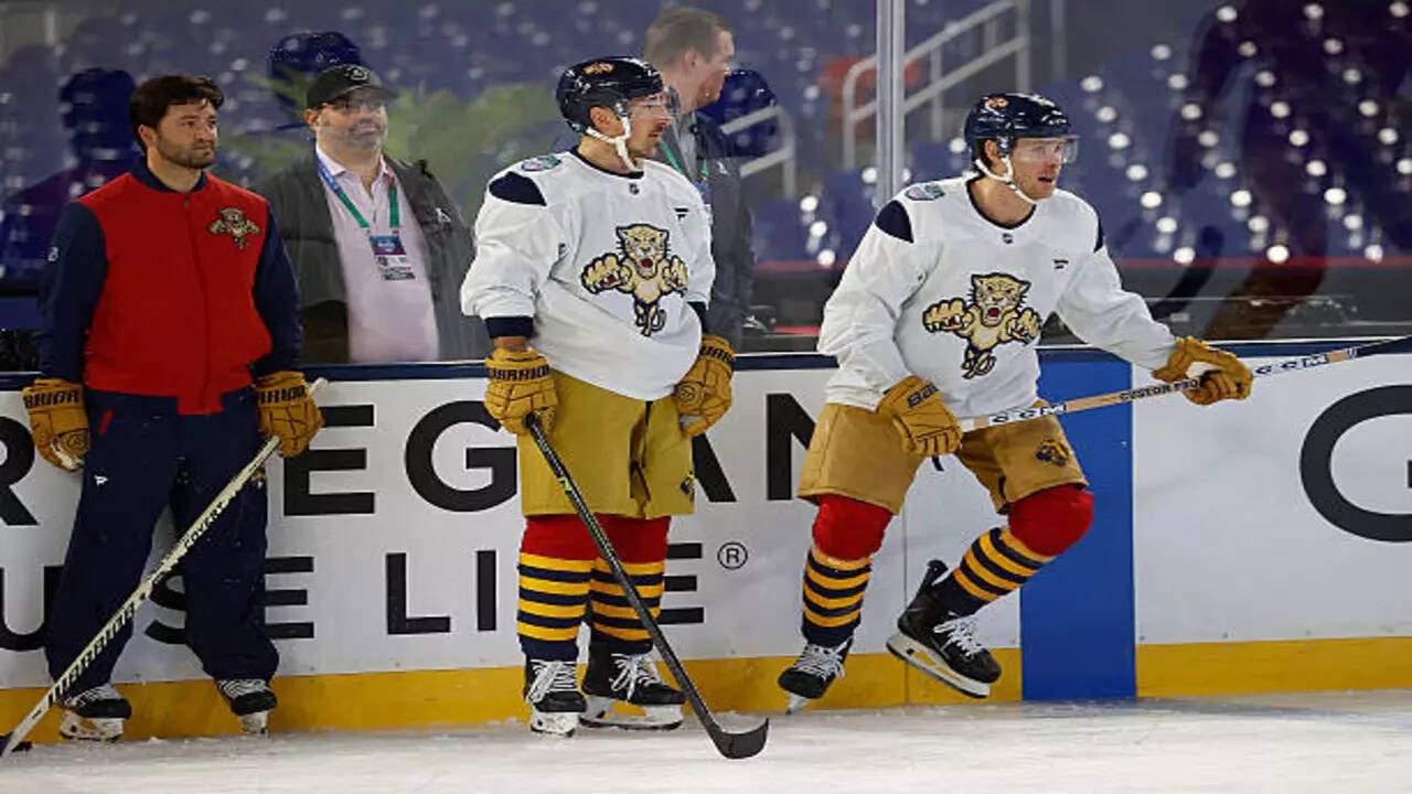New York Rangers defeat Florida Panthers 5-1 in Winter Classic with hat ...
