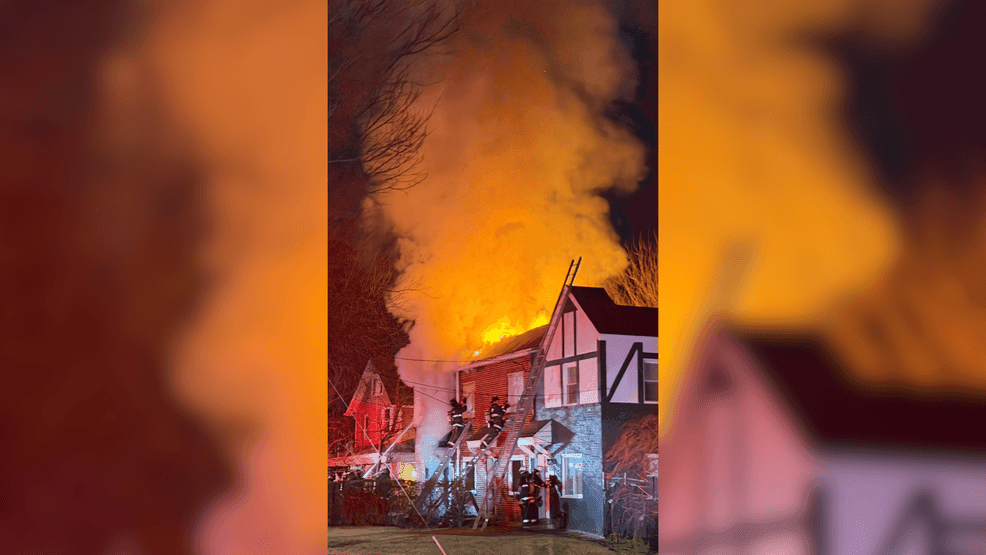 Watch: Early morning fire breaks out at 2 DC homes