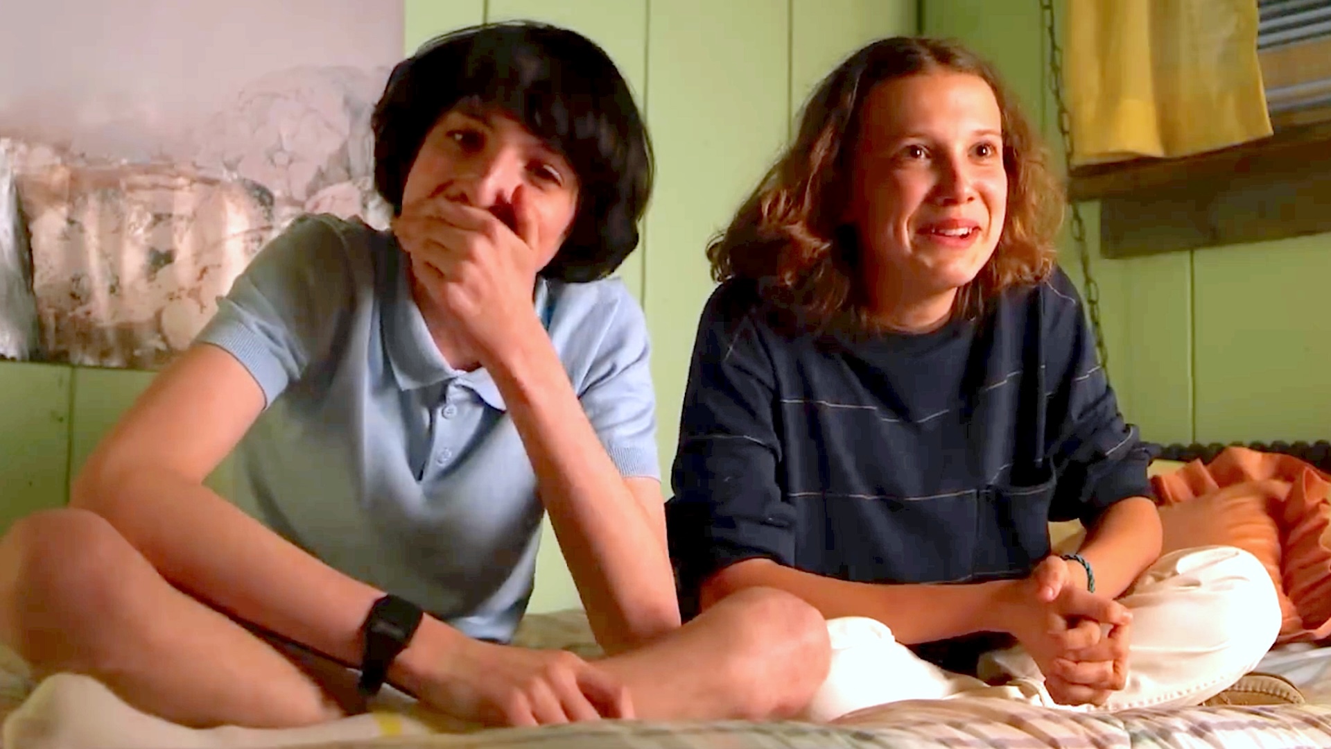 Back to the lighter side of Stranger Things in these season 3 bloopers