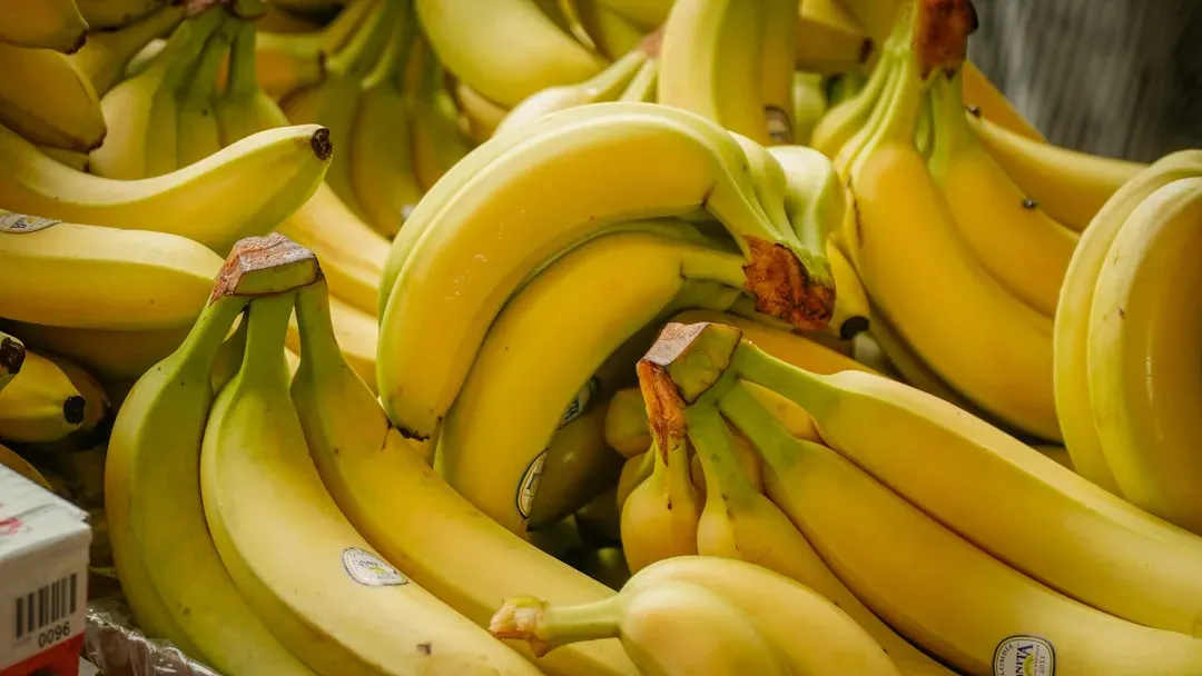 9 fruits nutritionists say most people eat incorrectly