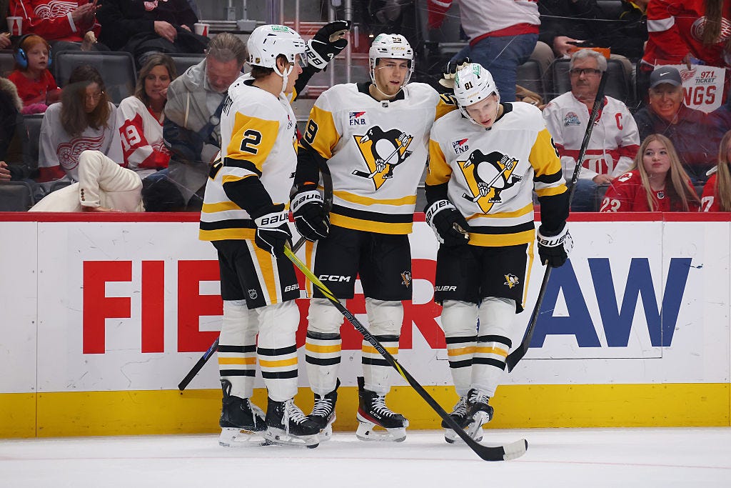 Pens win 4th straight, reclaim second wild card spot
