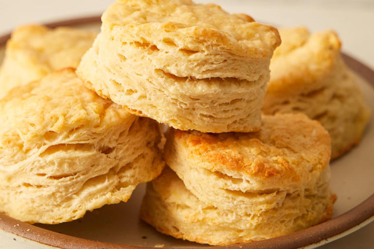 Reese Witherspoon’s buttermilk biscuits are so good I can't stop making ...