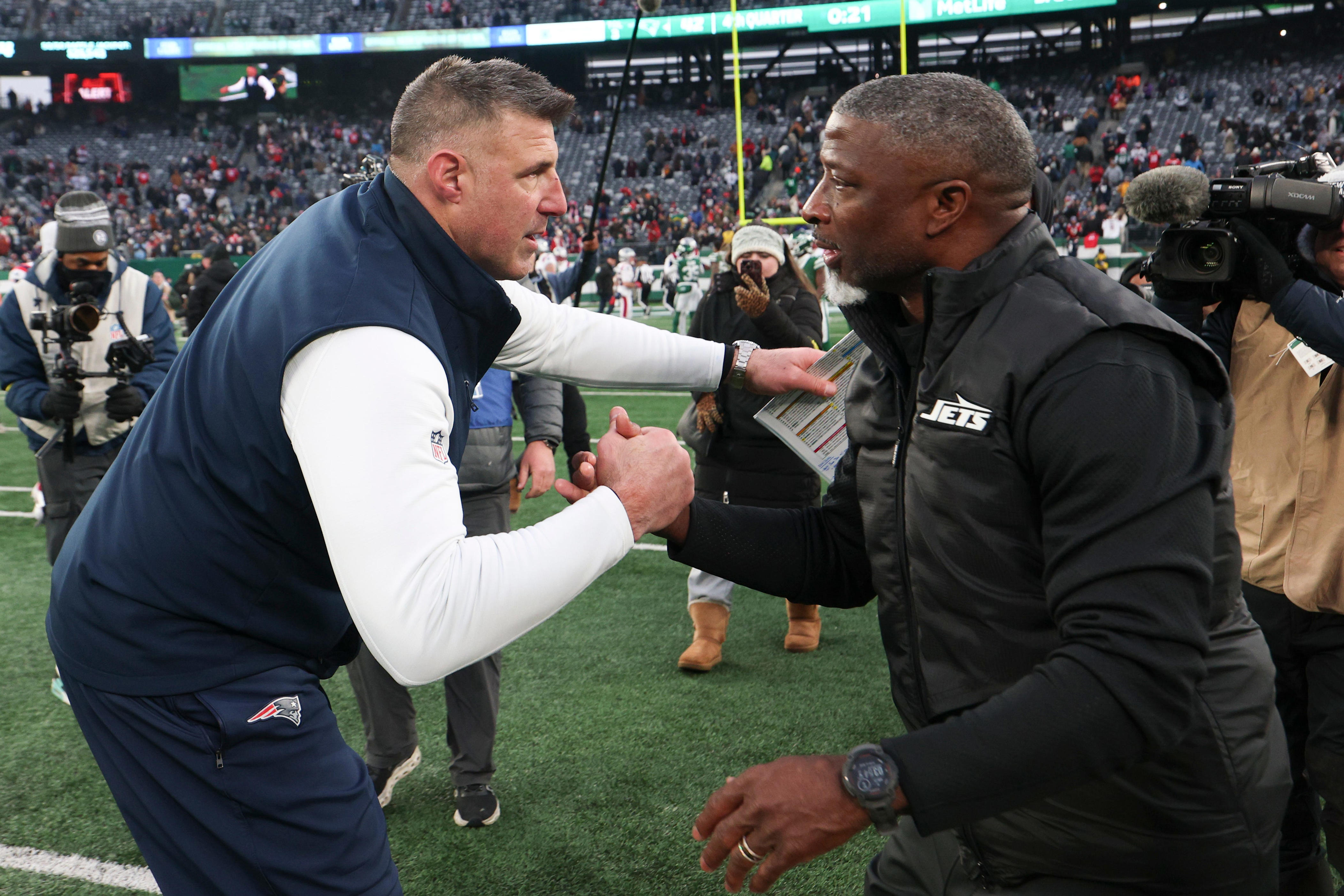 Mike Vrabel makes history on the road in first year with Patriots