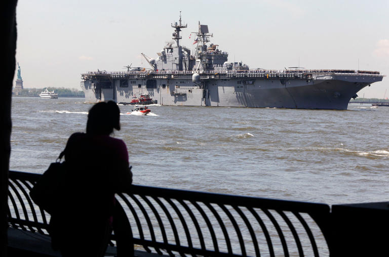 What is the USS Iwo Jima? Ship taking Nicolás Maduro to New York