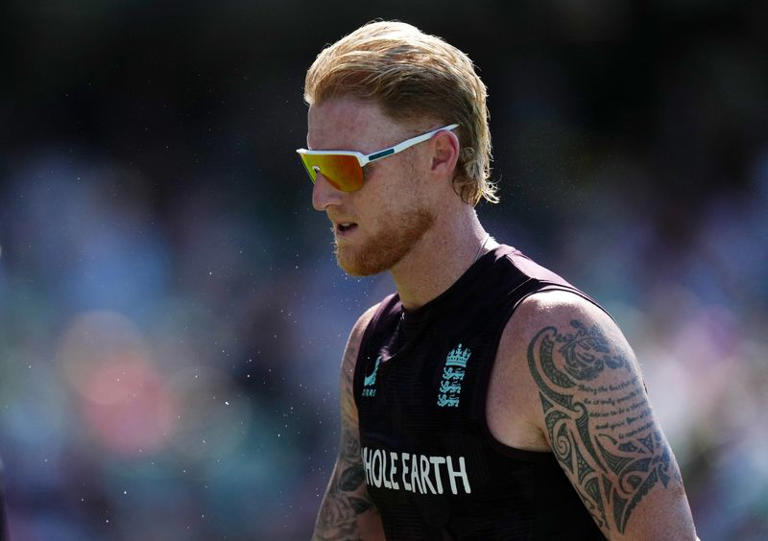 Cricket - England 114-3 at lunch on opening day of final Ashes Test