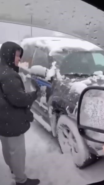 Why 4 wheel drive is a must during this massive snowstorm!