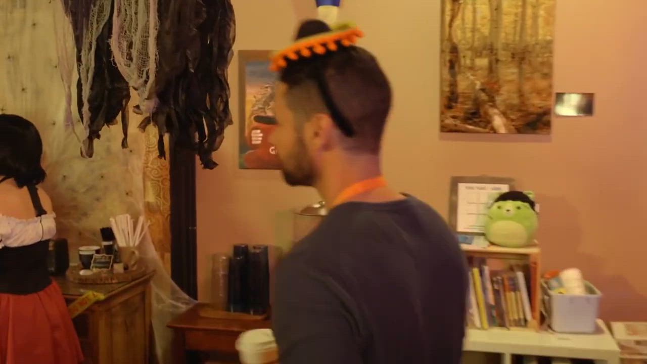 Mocha & mistletoe: Official trailer