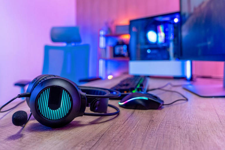 Woman's sister is mad at her for selling a 'rare gaming console ...