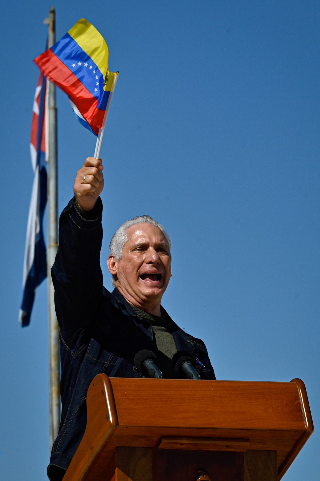 Trump issues thinly veiled warning to Mexico, slams Cuba, Colombia ...