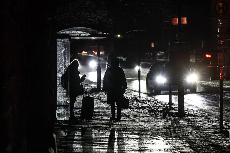Berlin power cut leaves thousands without electricity