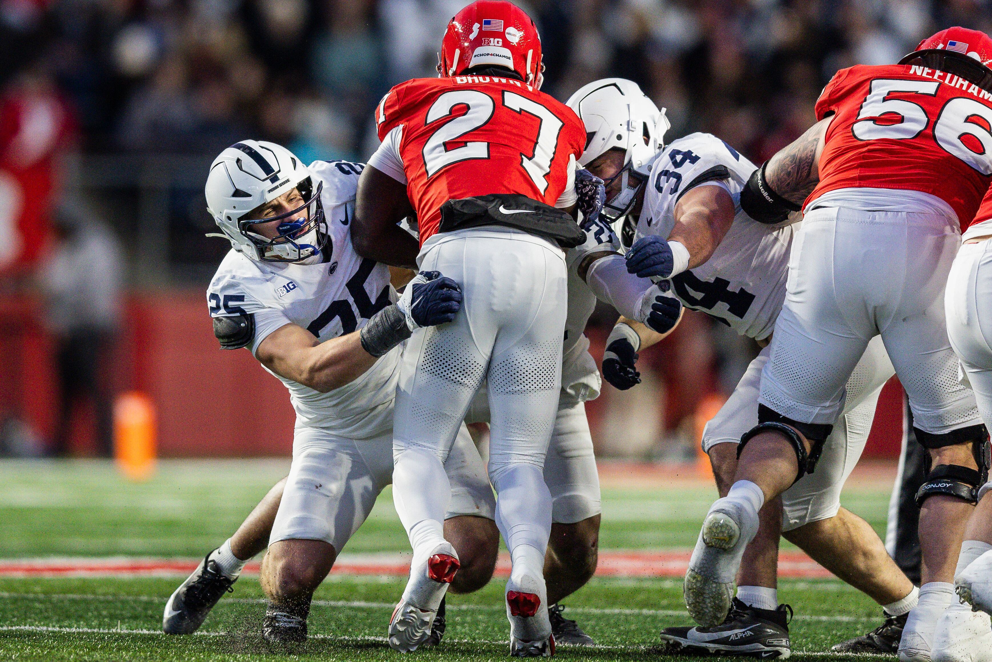 Penn State defensive line reserve enters transfer portal, per report