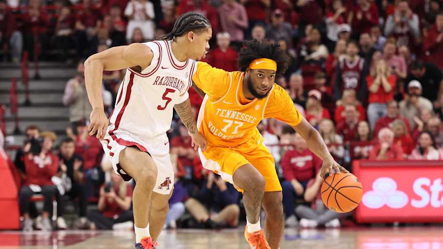 Razorbacks open SEC play with marquee win over No. 19 Tennessee