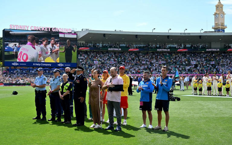 Bondi shooting responders honoured at Sydney Ashes Test