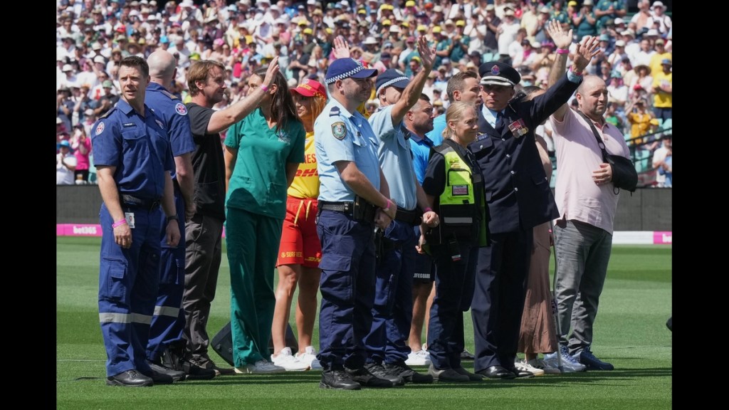 Crowd welcomes Bondi hero Ahmed al-Ahmed in fifth Ashes Test at Sydney ...