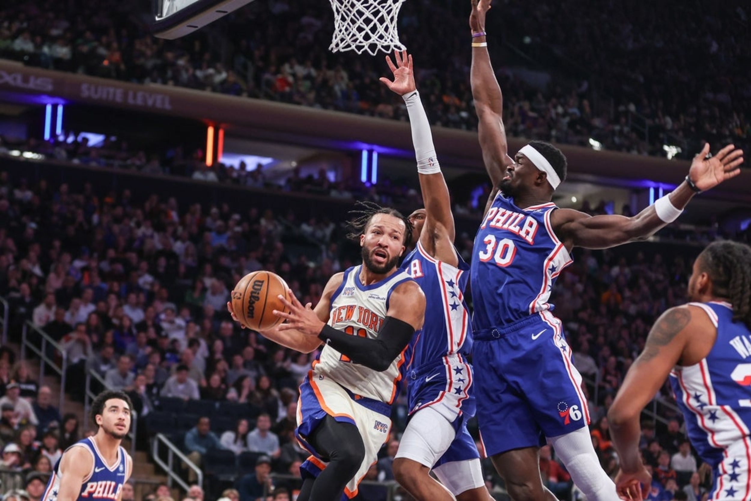 Surging Sixers hand Knicks their third straight loss