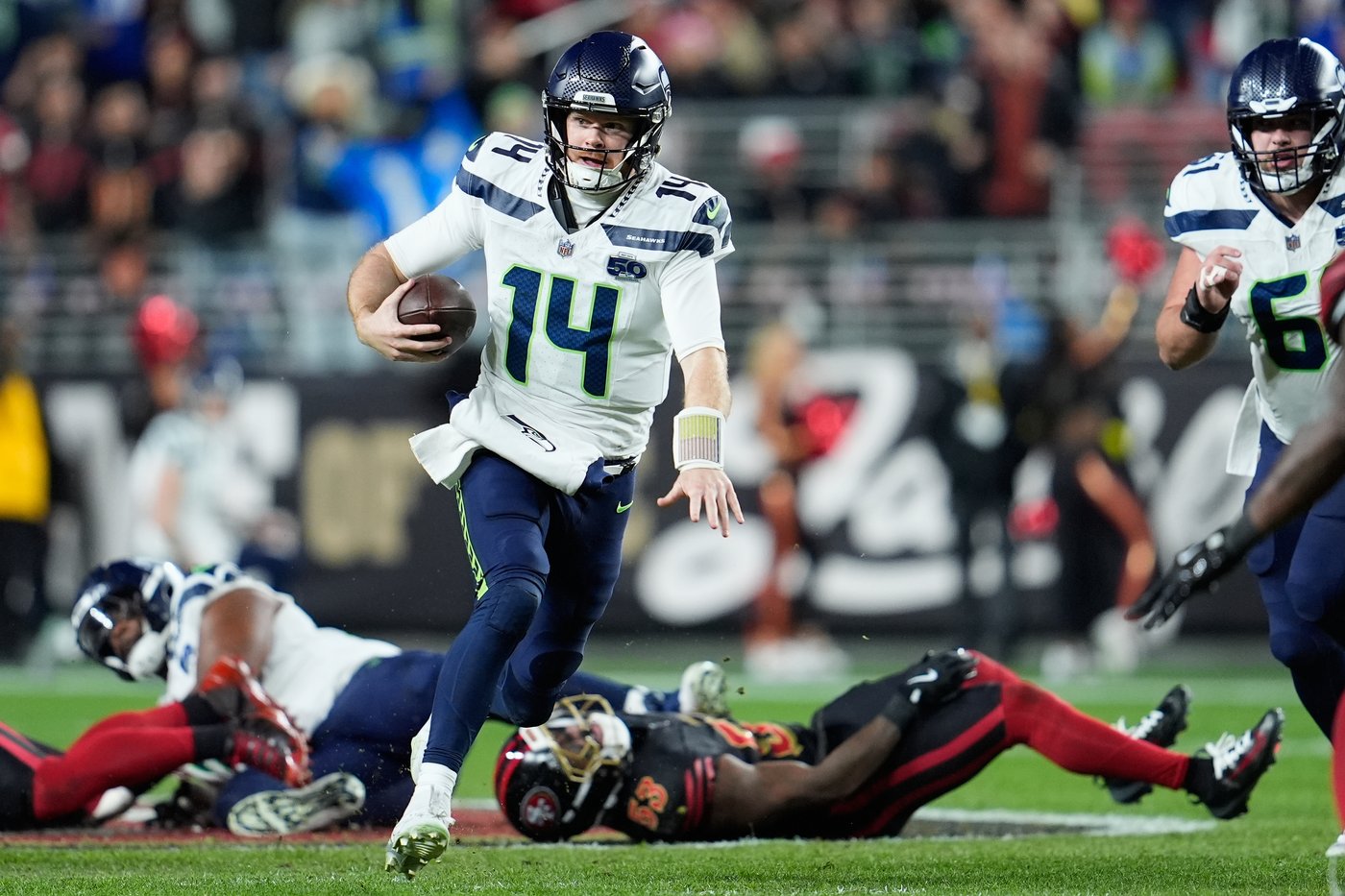 Seahawks clinch NFC's No. 1 seed and the NFC West. Buccaneers stay ...