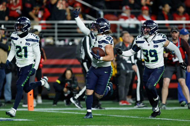 Seahawks stifle rival 49ers to grab NFC’s No. 1 seed for playoffs
