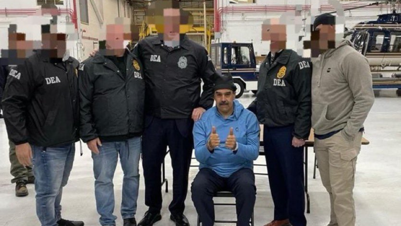 Handcuffed Venezuelan President Nicolas Maduro gives thumbs up after ...