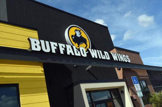 Black couple sues Buffalo Wild Wings for $5M over racial slur