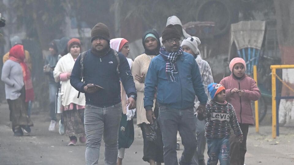 Delhi weather: Cold wave conditions likely, IMD alert for dense fog ...
