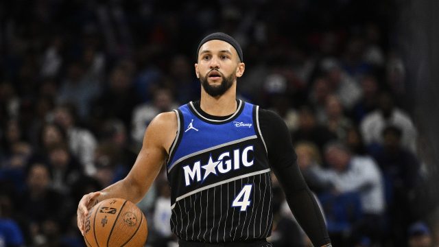 Raptors pull away from Hawks late in high-scoring affair