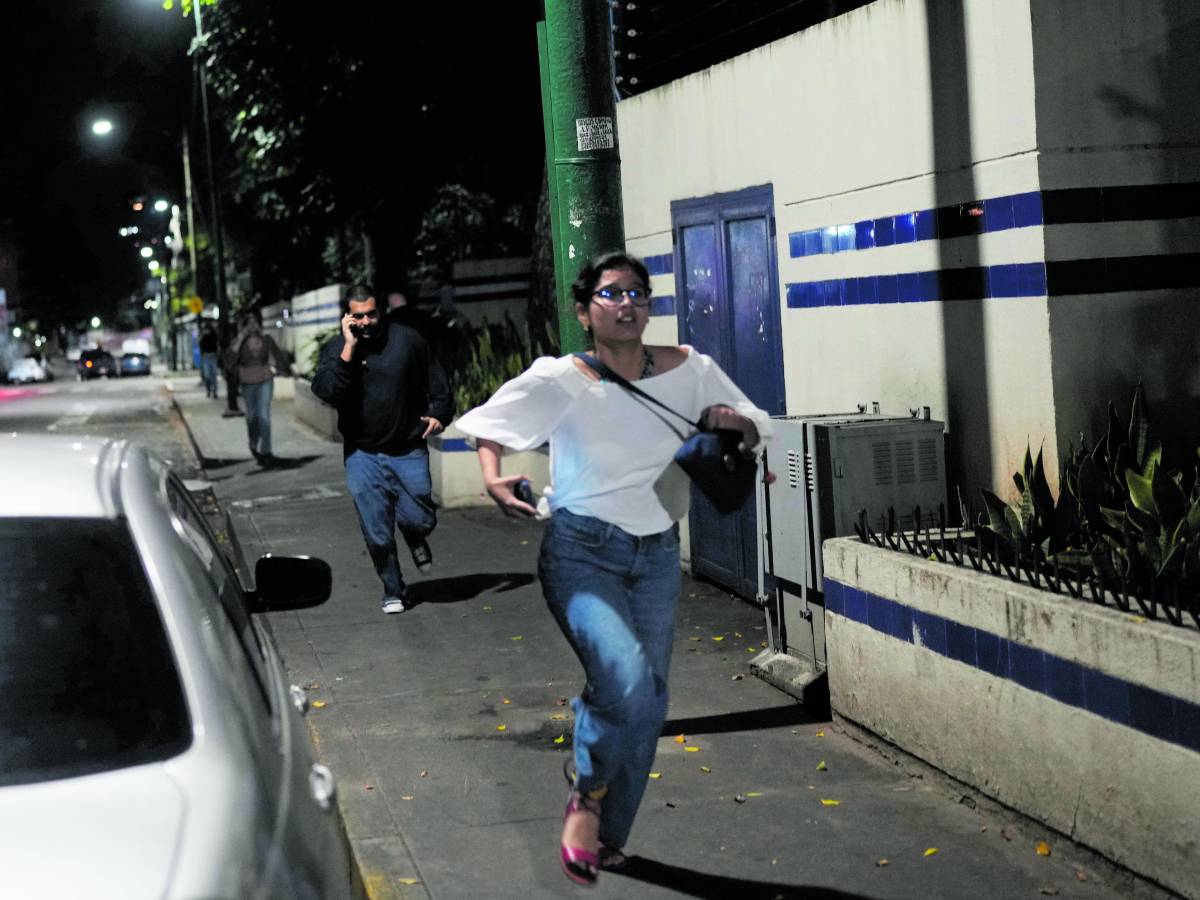 Le voci dalla capitale e le strade deserte. "Si aspetta di capire cosa ...