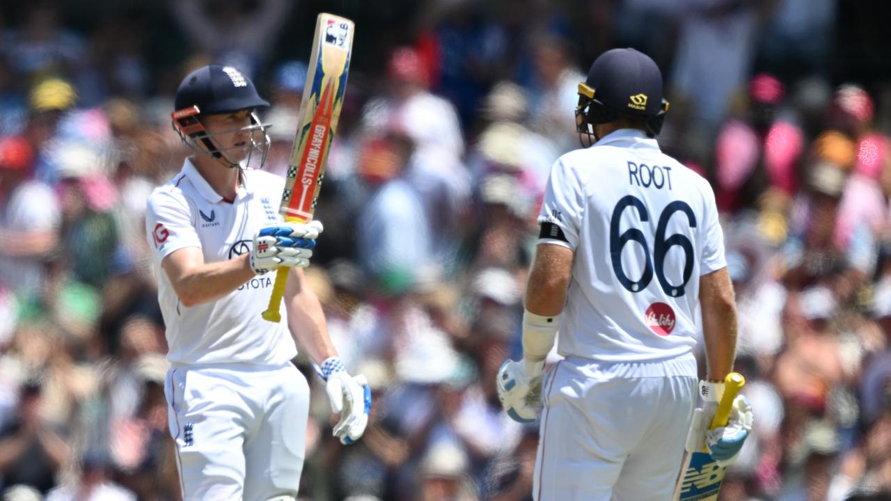 Root and Brook shine before clouds come in at SCG