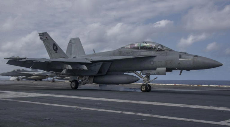 What US aircraft were used in Operation Absolute Resolve?