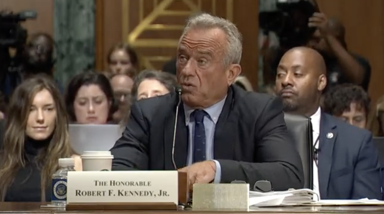 'I need to get back to you': RFK Jr. turns red after forgetting Trump's ...