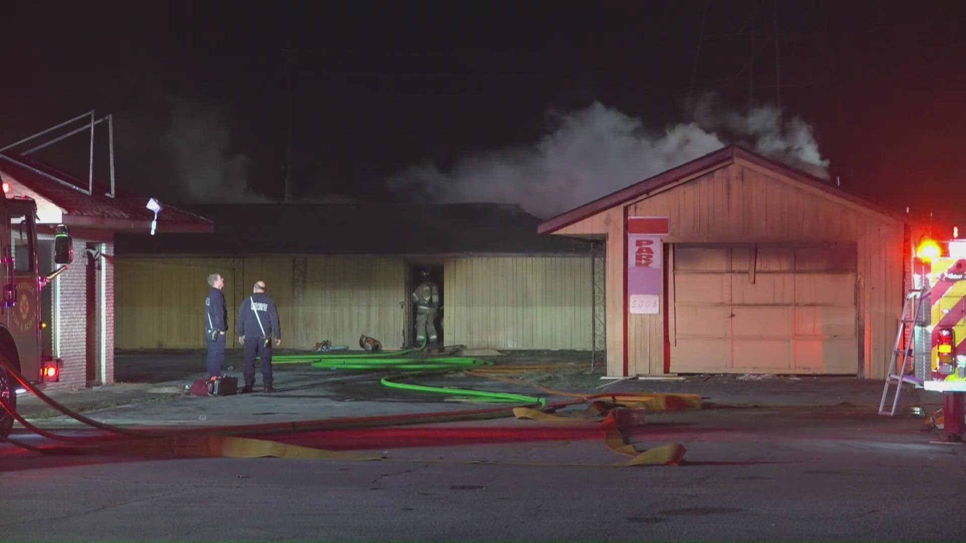 Huntsville Fire & Rescue responding to fire on Memorial Parkway