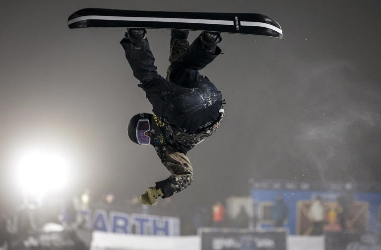 Canadian snowboarder Elizabeth Hosking wins World Cup gold in Calgary