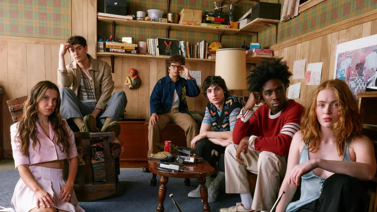 Stranger Things cast returns for 'final trip to Wheeler's house ...