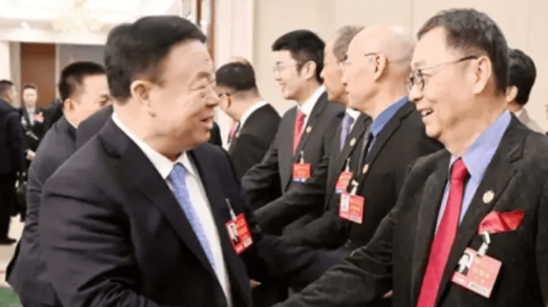 Wollen Sie nach China reisen, Herr Abgeordneter?