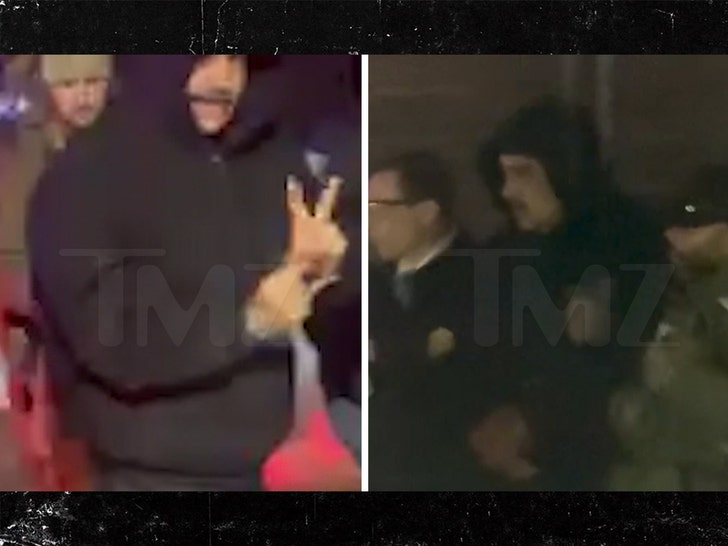 Nicolas Maduro flashes peace sign while in federal custody, video