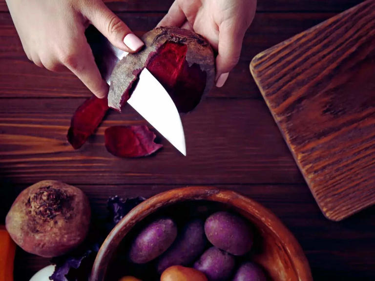 Raw vs boiled: Which is a more nutritious way to consume beetroot ...