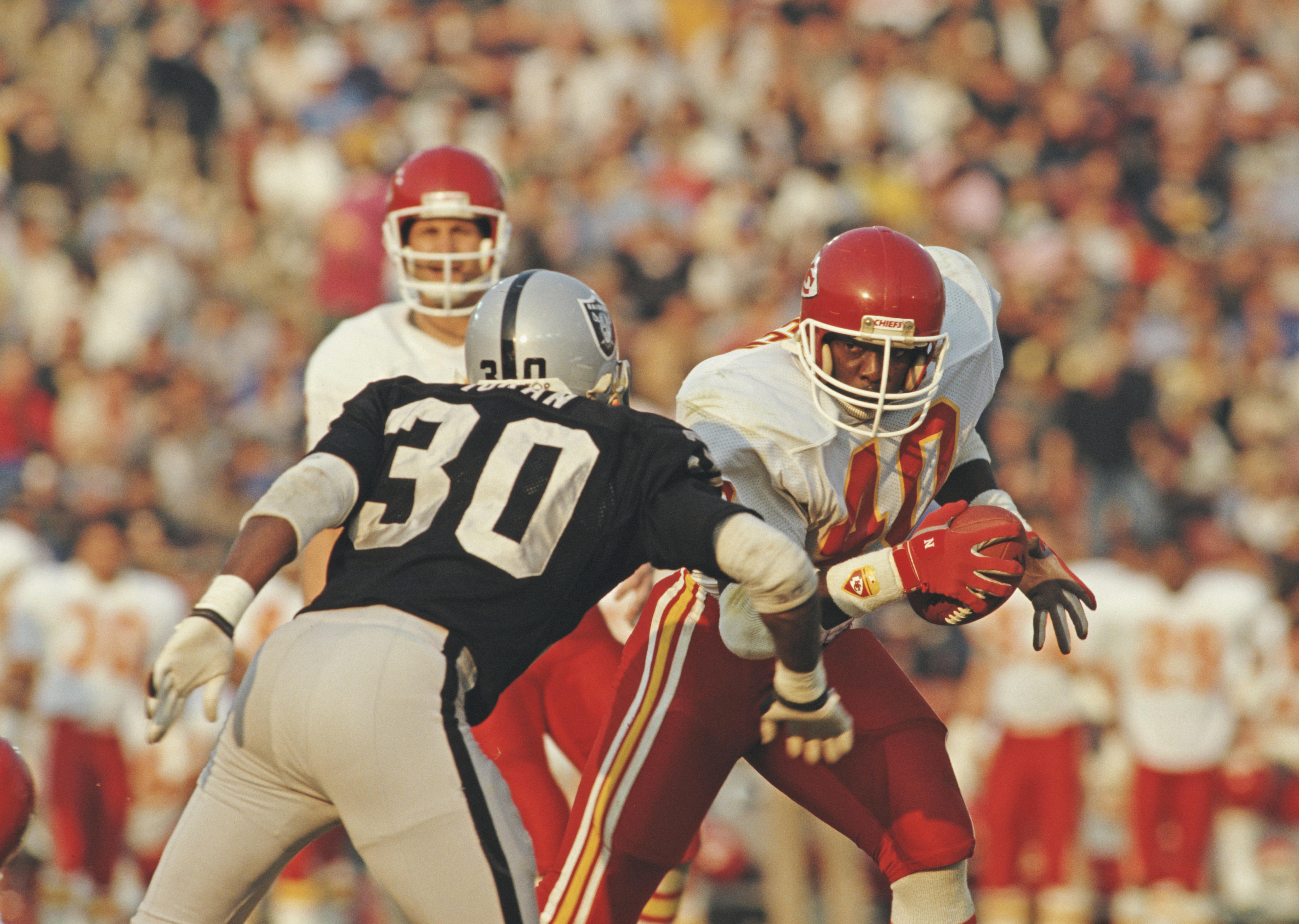 KC Chiefs vs. Las Vegas Raiders Week 18: How to watch, listen, and stream