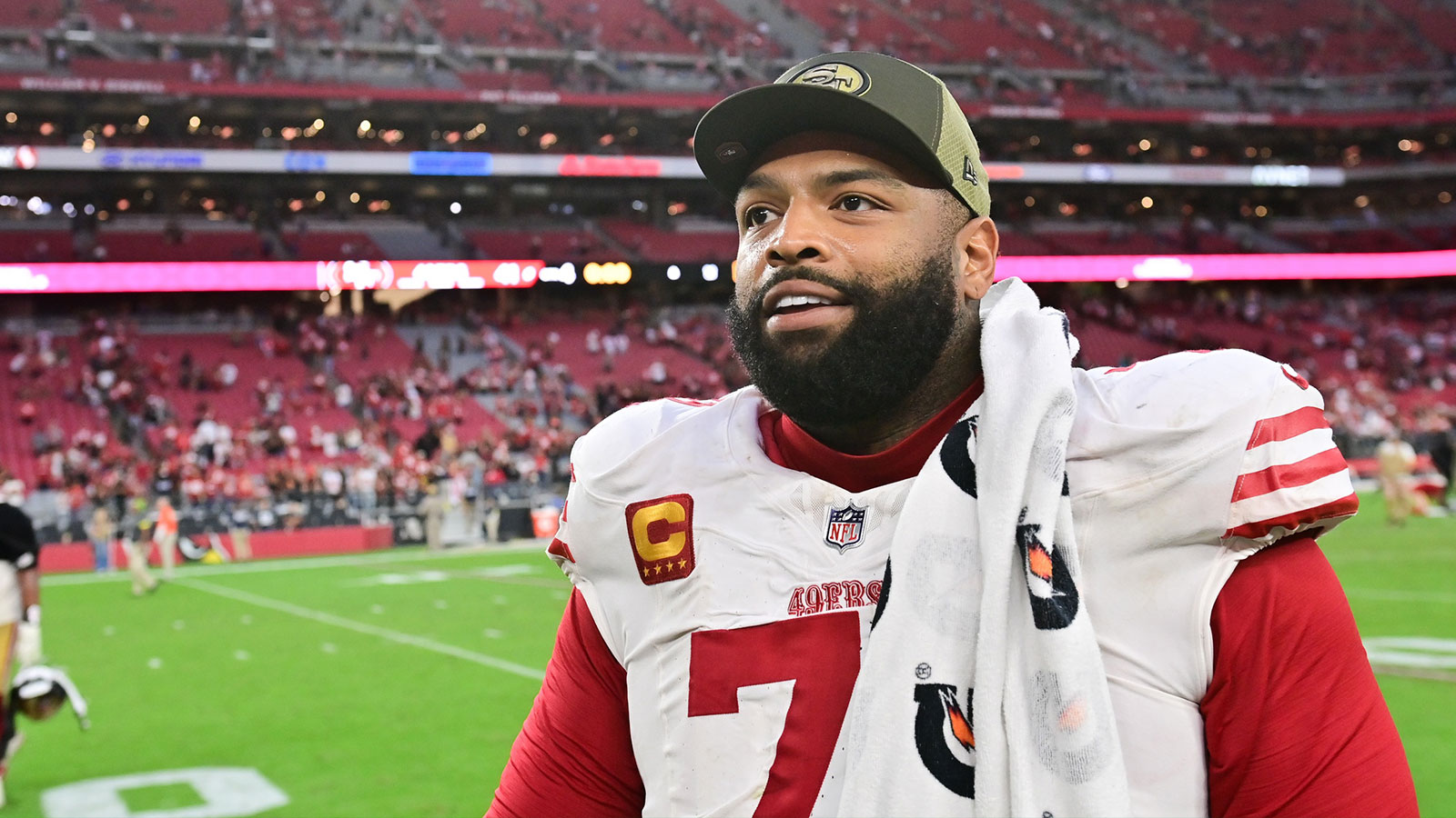 49ers elevate veteran OL amid Trent Williams injury