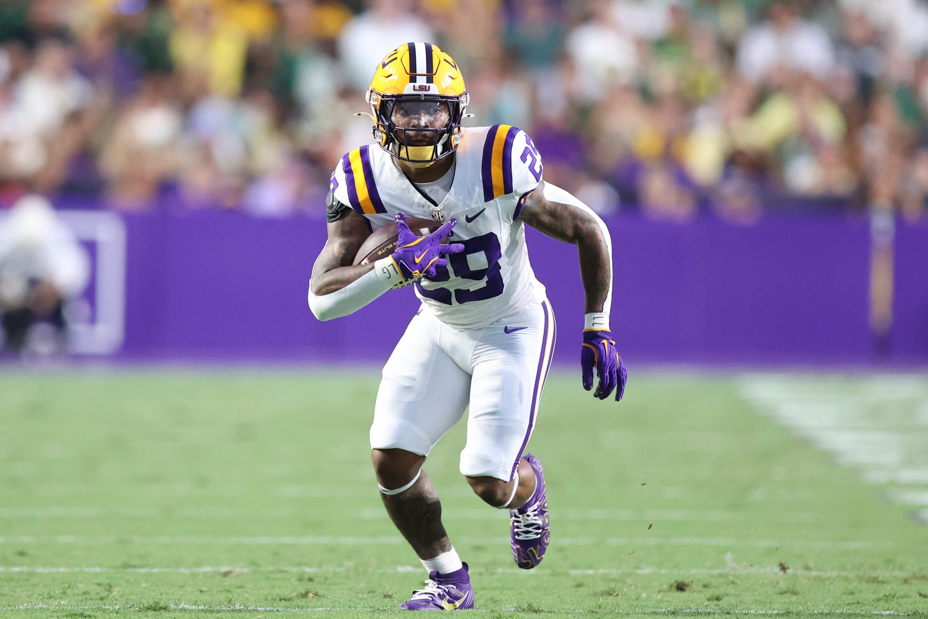 Two LSU running backs set to enter NCAA transfer portal, reports say