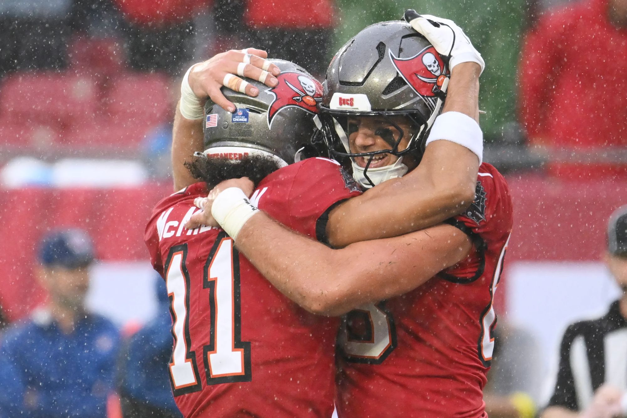 Buccaneers beat Panthers to stay alive in NFC South — and set up Sunday ...