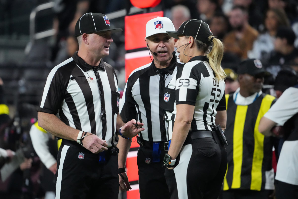Once again, referee Brad Allen's crew rises to its own level of ...