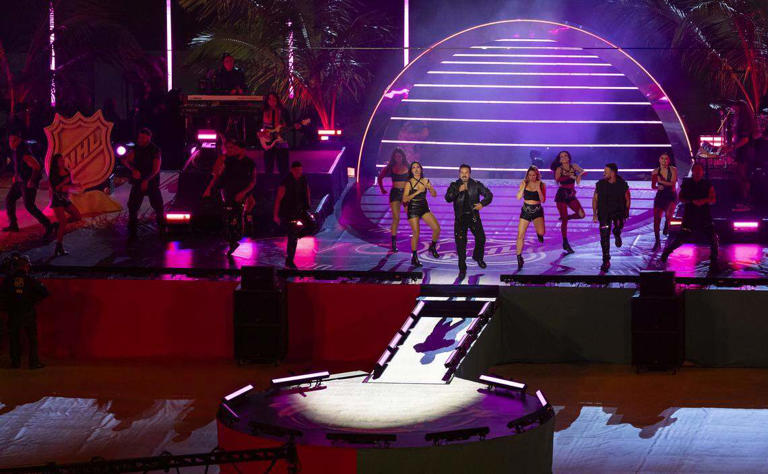 Take a look at the Winter Classic: A hockey game held outside in South ...