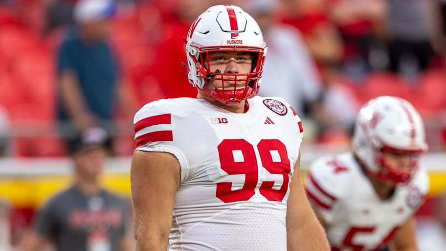 Nebraska football defensive lineman enters transfer portal