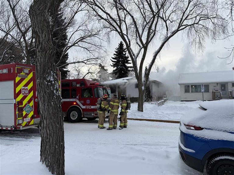 1 person dead after early-morning Edmonton house fire