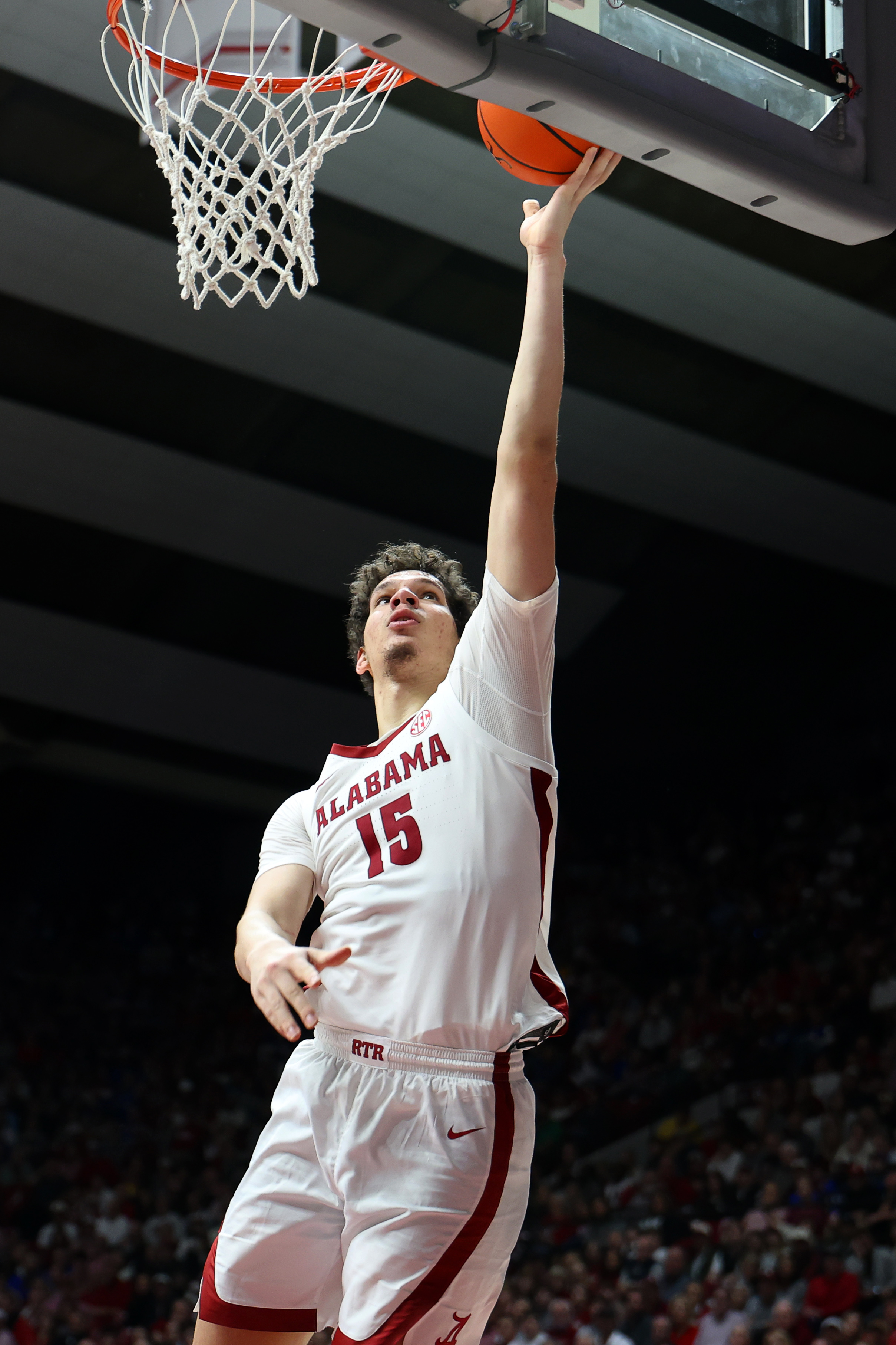 Holloway leads Tide past Kentucky 89-74