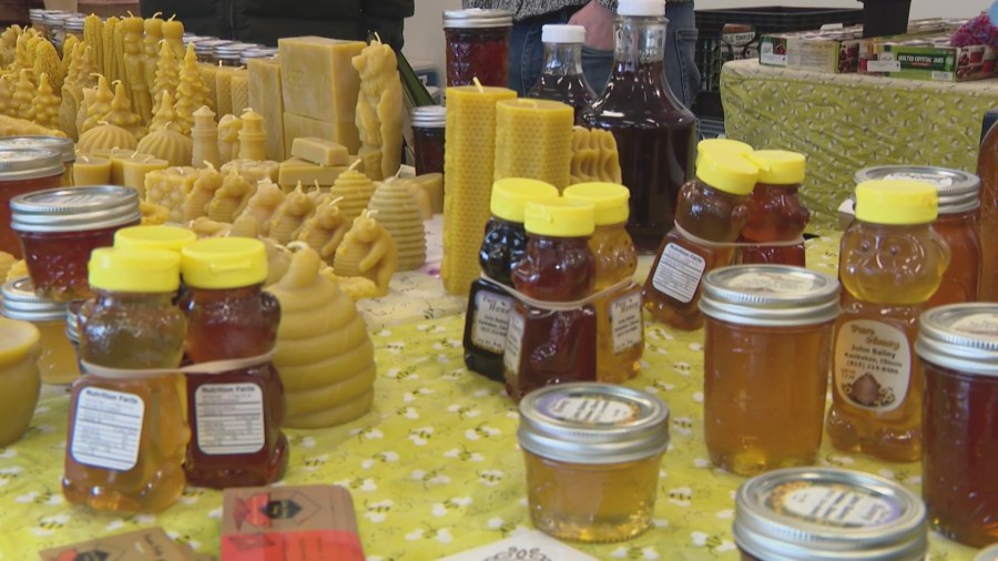 Chicago’s foodies flock to Logan Square indoor farmers market for local ...