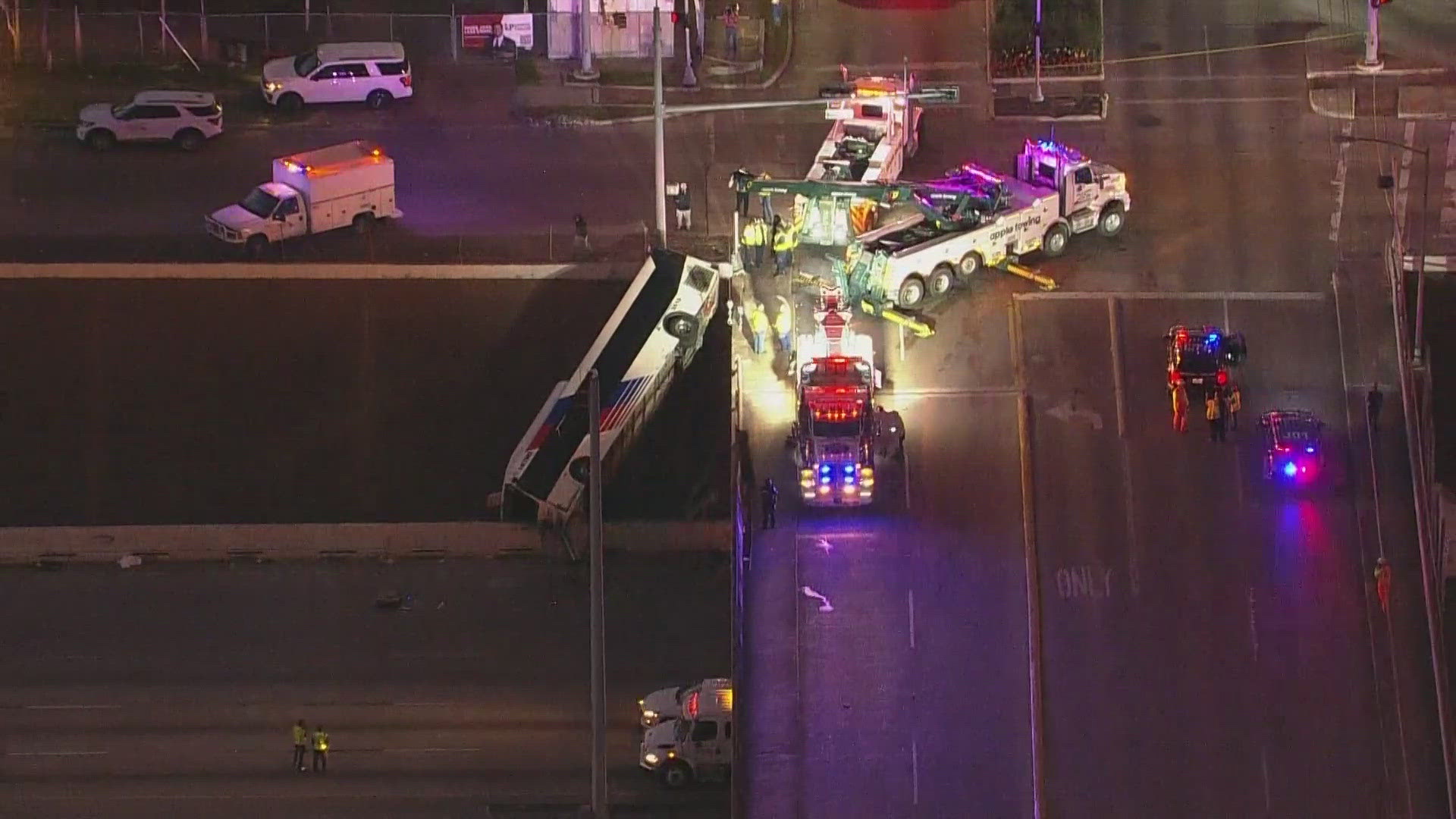 Houston METRO bus falls off Highway 288 overpass near Midtown after crash
