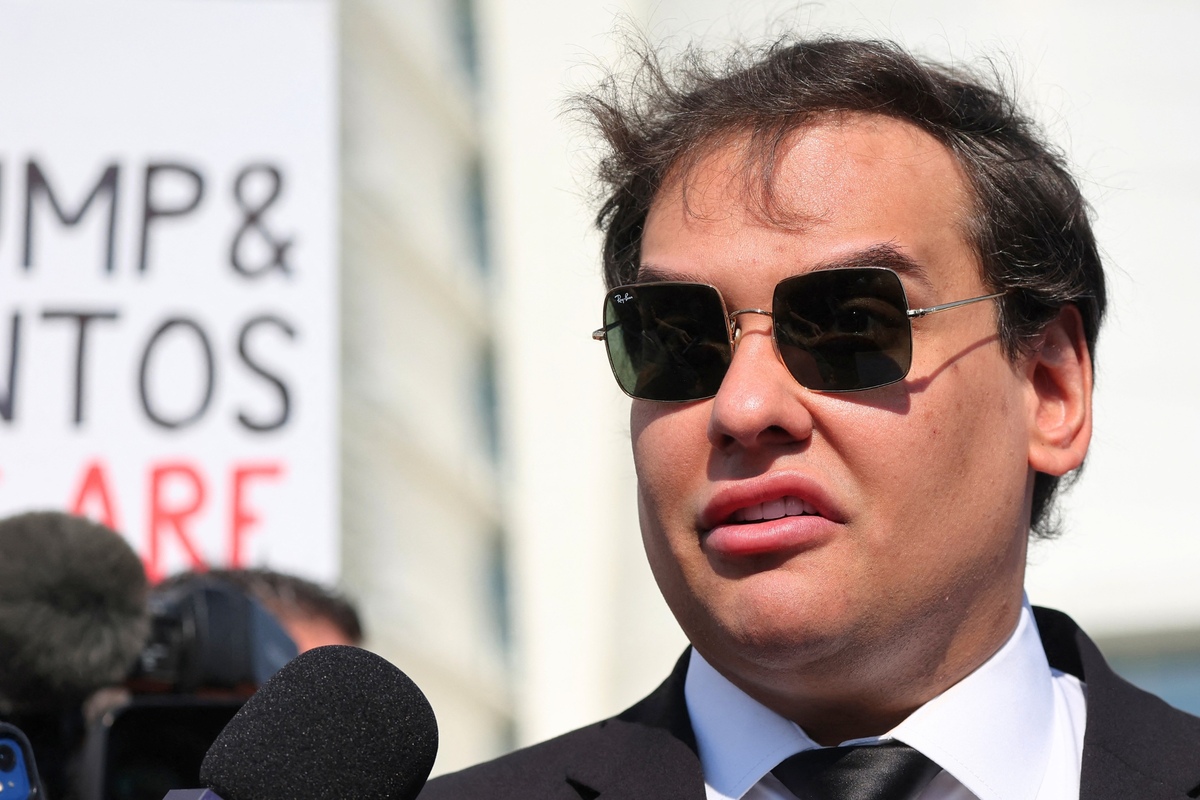 George Santos begs judge to delay sentencing – but prosecutors aren't ...